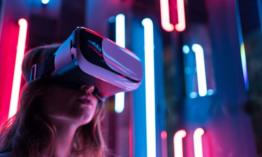 VR and AR Headsets: Comprehensive Tech Review - Review Center